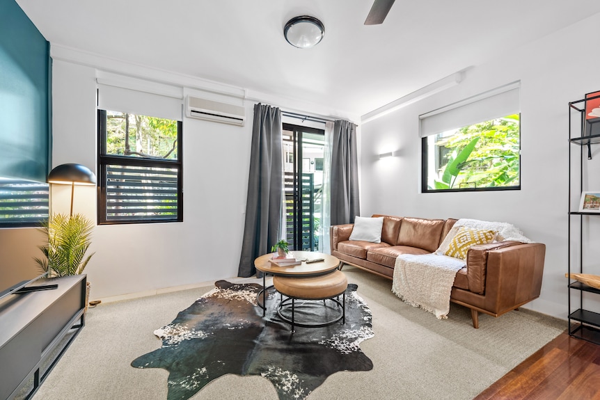 Tasteful Teneriffe! ~ 1bed, 1bath, 1car, Balconies - Brisbane