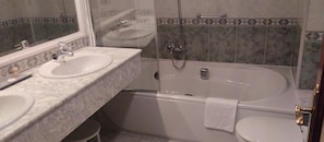 Quarto Familiar | Casa de banho