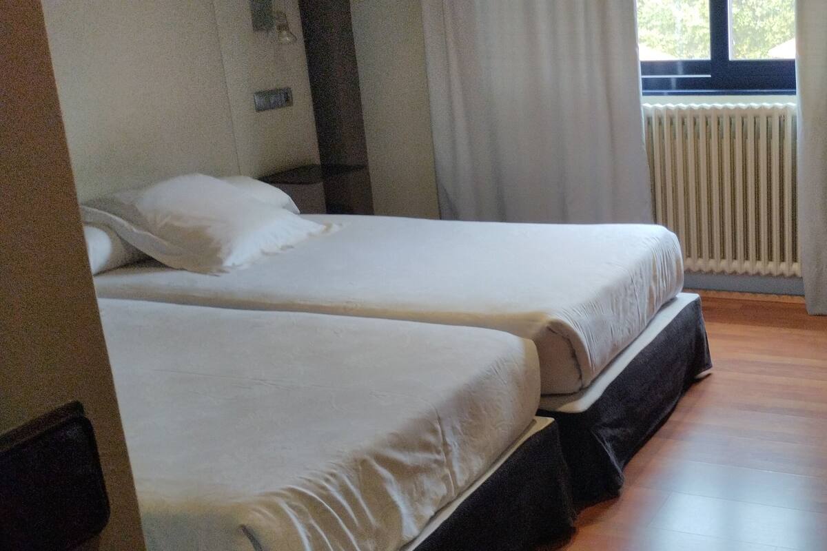 Quarto Standard | Ferro/tábua de engomar, Wi-fi grátis 