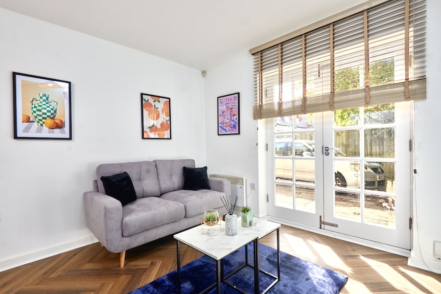 Sleeps 6: Family & Work Stays - Free Parking & Wifi - Leeds