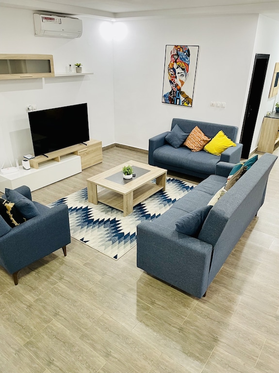 La Villa Queens: 5 Chambres Dont 1 Penthouse Avec Jacuzzi à Cité Petit New York - 아비장