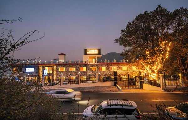 Trideus Chandseena Valley Resort - Mussoorie