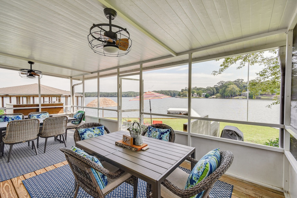 Lake Martin Retreat W/ Private Dock & Boat Launch - Alabama