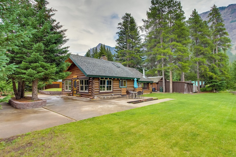 Creekside Silver Gate Getaway W/ Fireplace! - Cooke City-Silver Gate, MT