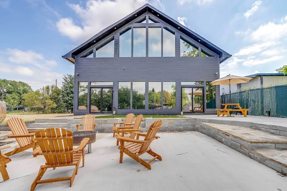 Waterfront Granbury Home W/ Electric Fireplace! - Granbury, TX