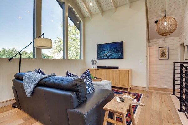 Waterfront Granbury Home W/ Electric Fireplace! - Granbury, TX