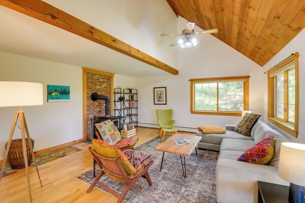 Charming Putney Home: Porch, Grill & Hiking Trails - Pisgah State Park, Winchester