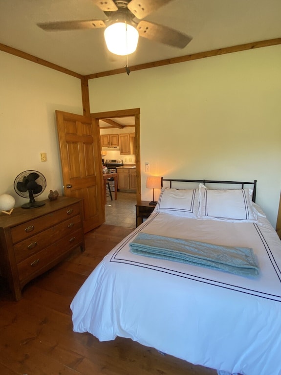 Rustic And Secluded 1 Bedroom Cabin Retreat. Located On Private Stocked Pond. - Illinois