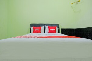 Quarto Duplo Standard | Secretária adequada para computadores portáteis, Wi-fi grátis 