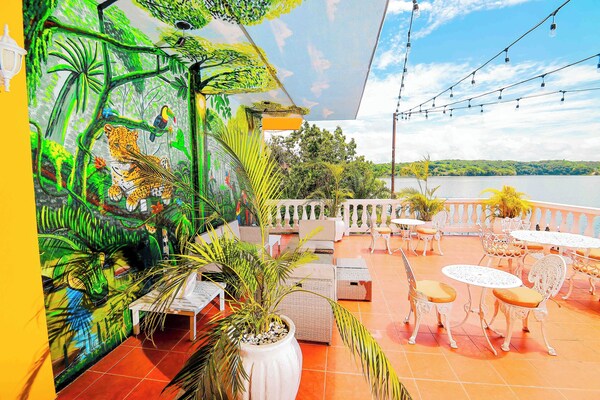 Hotel Villa Del Lago - Flores