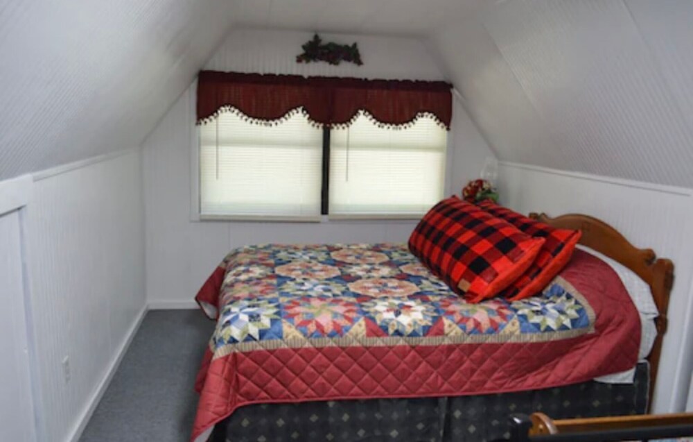 Charming Cottage In The Woods, 5 Min To Ebt Railroad Or Relax & Bird Watch - Pennsylvania