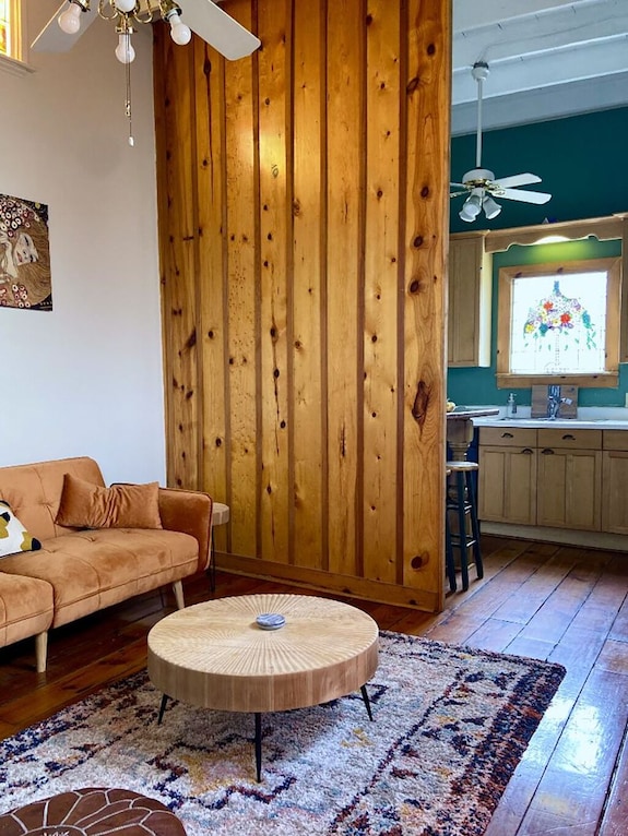 Charming 1900s Carriage House In New Orleans\n - 루이지애나