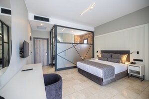 Minibar, quartos insonorizados, Wi-fi grátis 