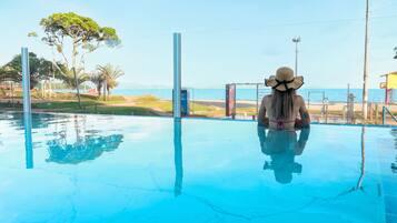 Televisor de ecrã plano de 24 polegadas com canais digitais