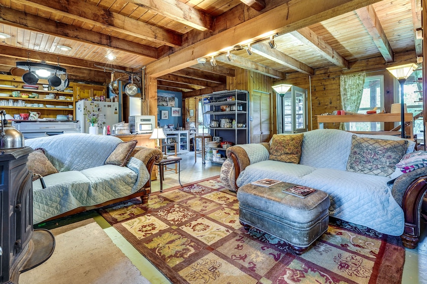 Private Yard & Deck: Adirondack Cabin Retreat! - Plattsburgh, NY