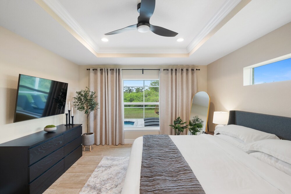 New Modern Escape by the Beach with Heated Pool - Rotonda Heights | Vrbo