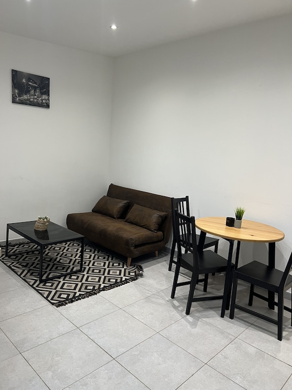 Maisonnette Calme Et Indépendante - Pantin