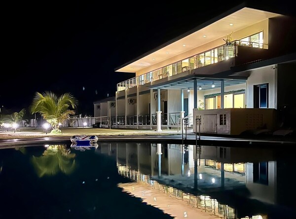 W Golf Resort - Oslob