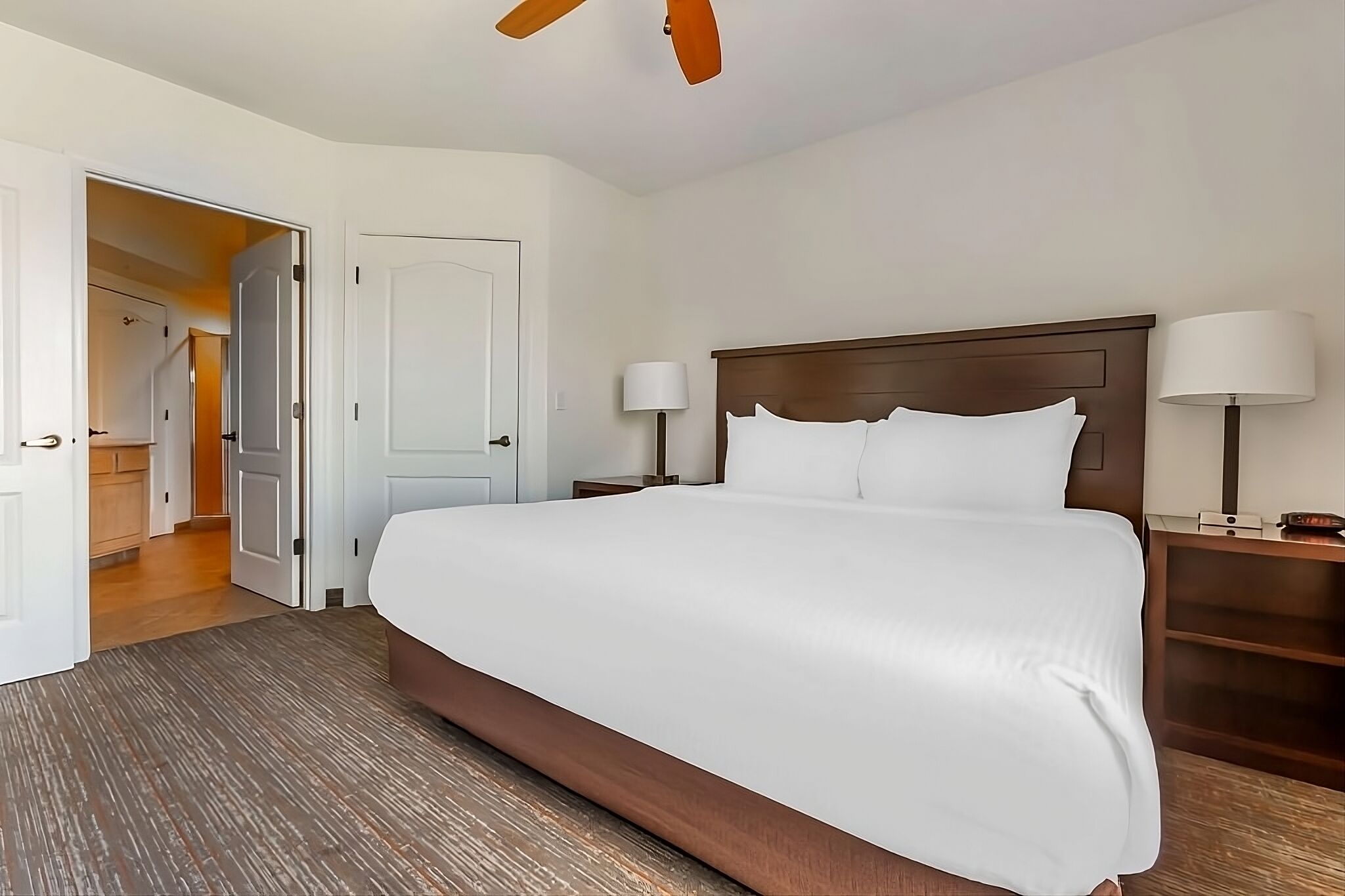 Serene Sedona Escape! Full Kitchen, Outdoor Swimming Pool, Free Parking! - Sedona, AZ