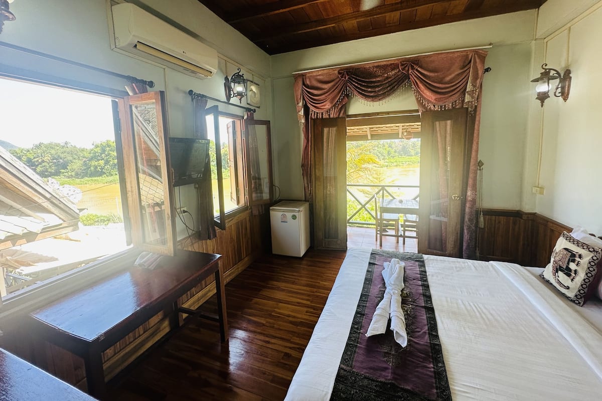 Quarto Duplo de Luxo | Roupa de alta qualidade, edredões de penas