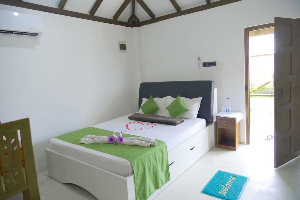 Palm Beach Resort Ceylon - Tamil Nadu