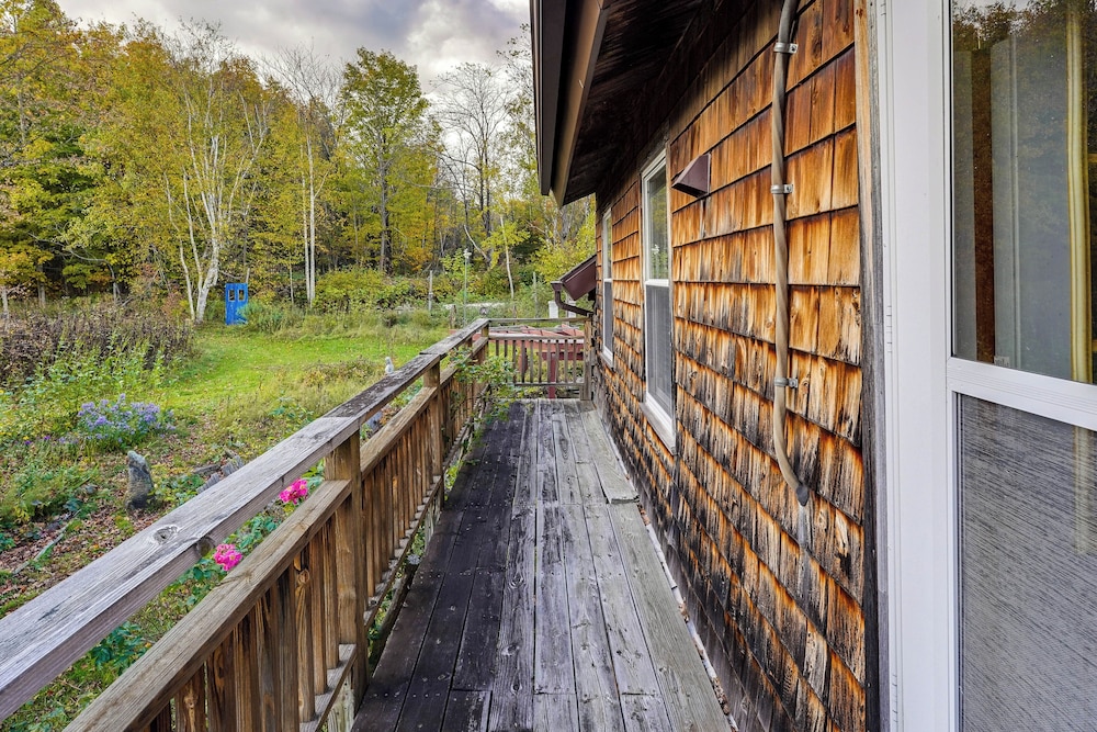 Cozy Adirondack Cabin Retreat In West Chazy! - New England