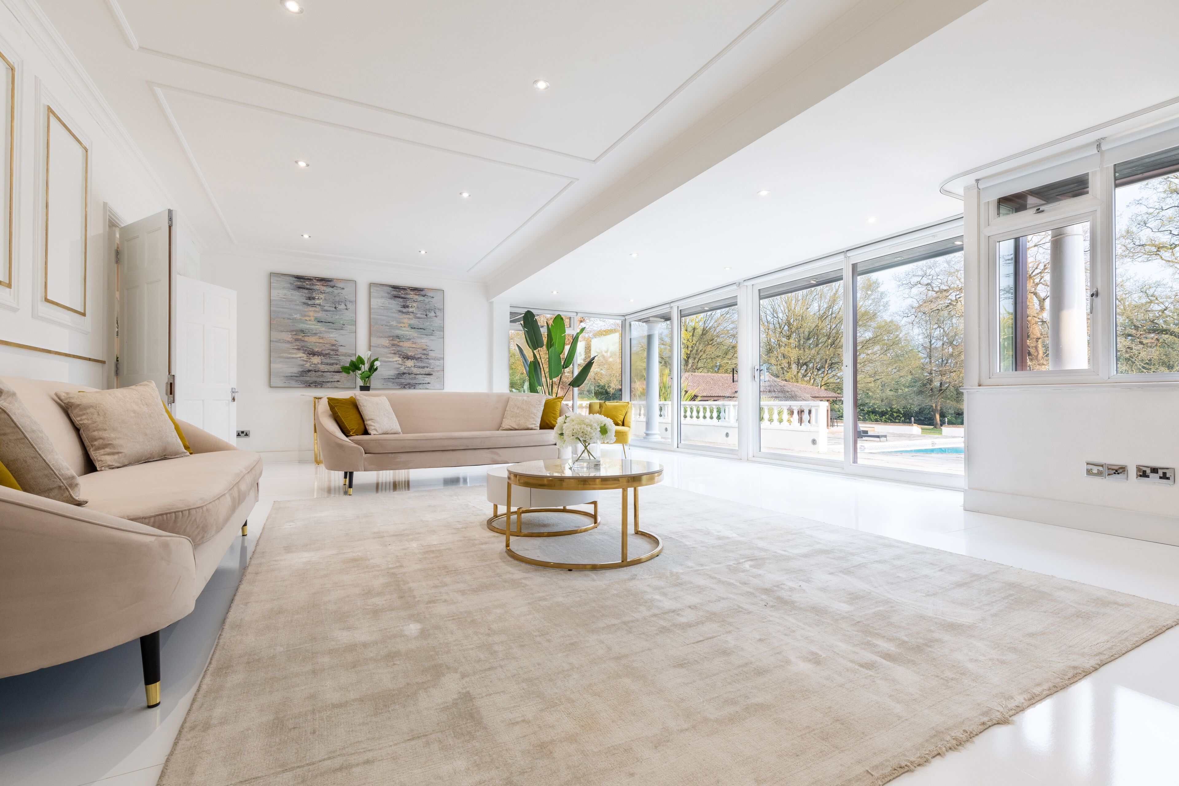 Spacious N.london Mansion W/heated Pool, Games Room, Pool House & Tennis Court - St Albans, UK