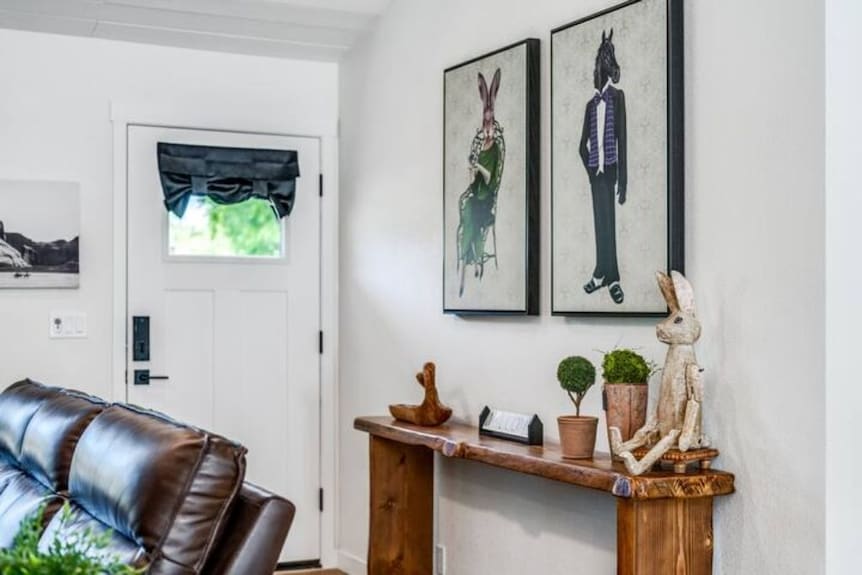 Stunning New Horse And Hare Inn - 머피스