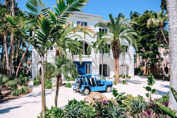 Drip Castle Estates Captiva Island - 20 Bedroom Estate Rentals for ...