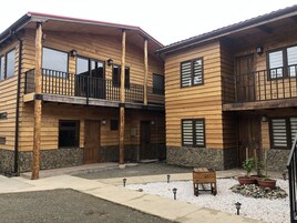 Apartamento conforto, 2 quartos, cozinha americana, no pátio | Terraço/pátio