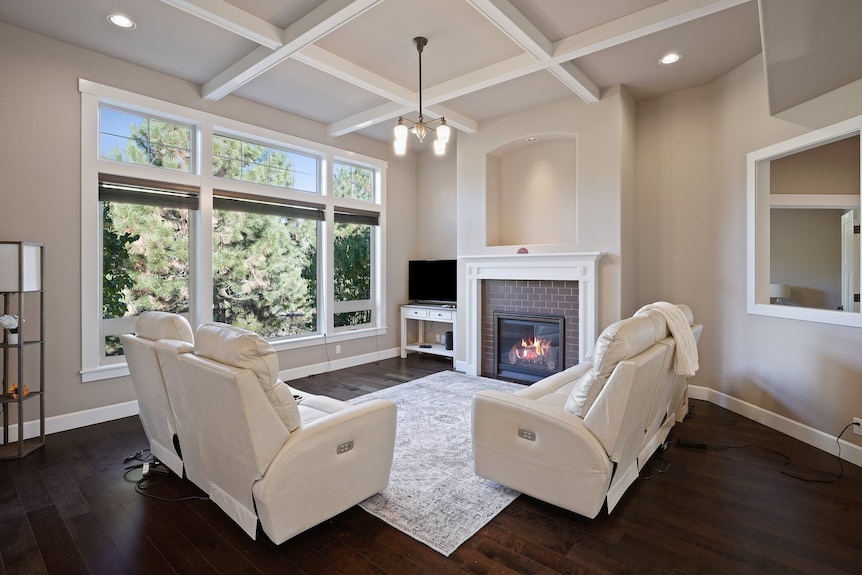 Blakely - Old Mill On The Canal, Firepit, Office - Bend