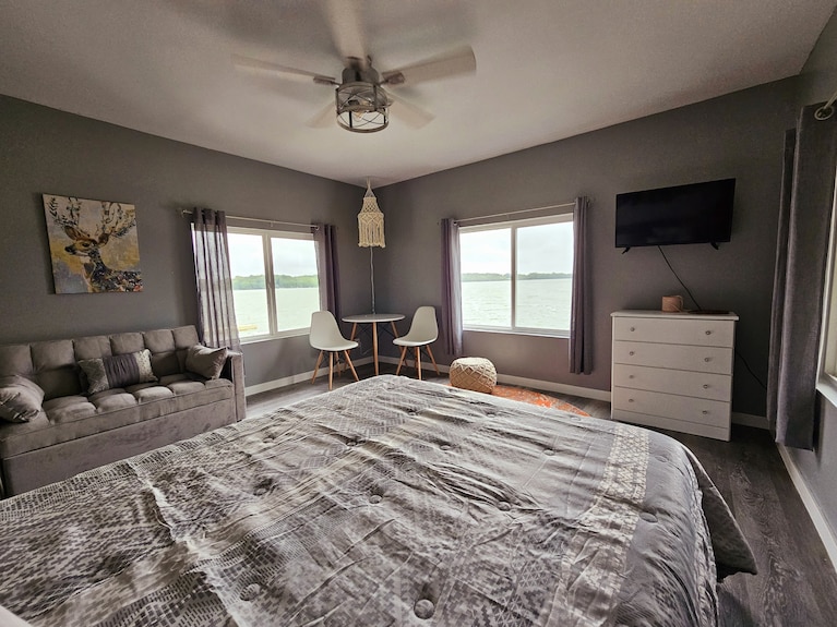 Super Spacious Cabin. Simple Layout And Great Views Overlooking The Lake! - Minnesota