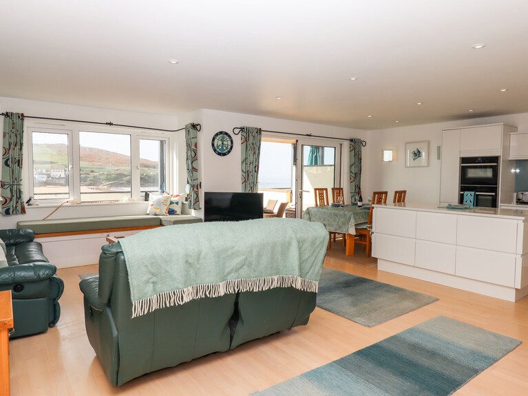 4 Burgh Island Causeway, Pet Friendly, With Pool In Bigbury - Bigbury-on-Sea