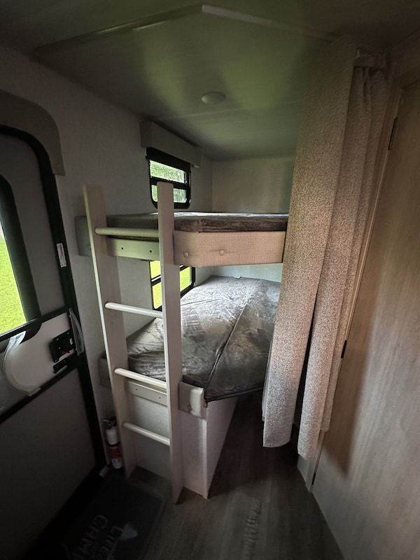 Camping By The Beach - Modern,close To The Beach & Peaceful Country! Bunk Beds! - Emerald Isle, NC