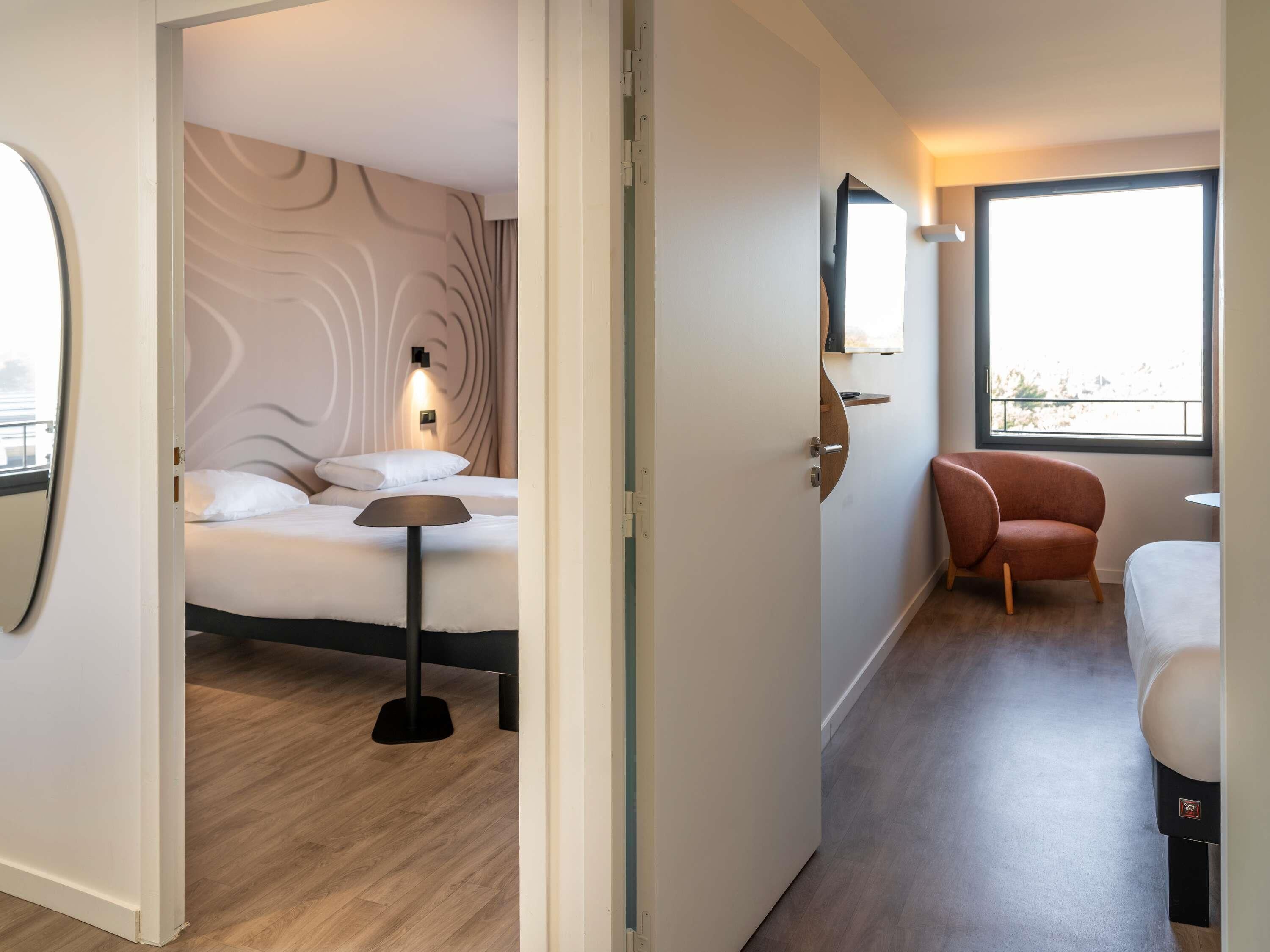 Quarto Standard, várias camas | Roupa de alta qualidade, camas de colchão pillowtop 