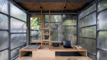 Casa de campo design, para não fumantes (Atelier VC) | 1 quarto, escrivaninha, espaço de trabalho para notebook