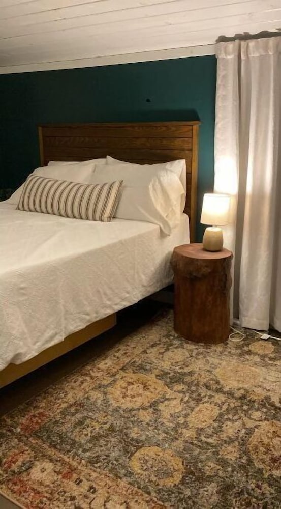 White Oak Creek Cabin - Harrison, AR