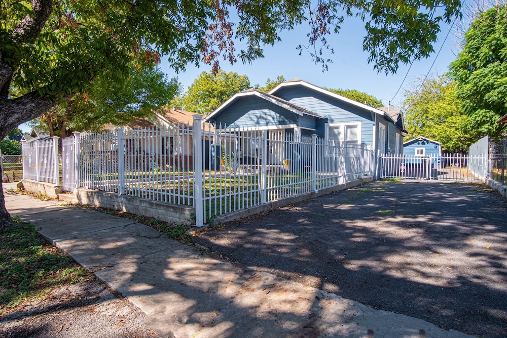 Brand New Craftsman 2br/2ba Home In Denver Heights - San Antonio, TX