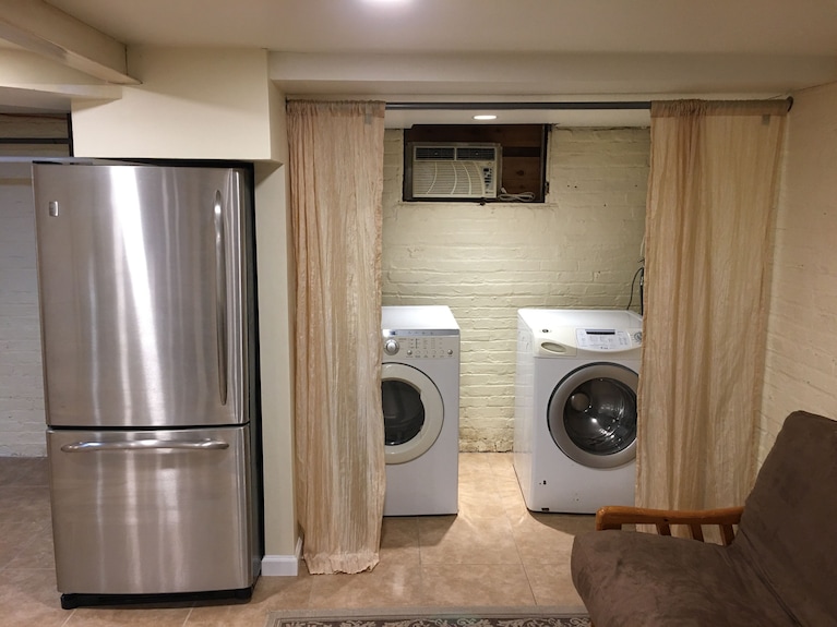 850sq. Ft Basement Apartment In Quiet Area Of Rock Creek Park - Falls Church, VA