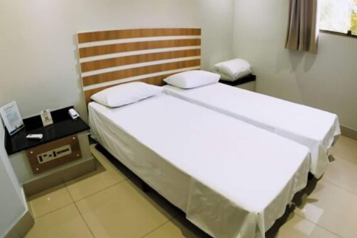 Minibar, quartos insonorizados, Wi-fi grátis, roupa de cama fornecida