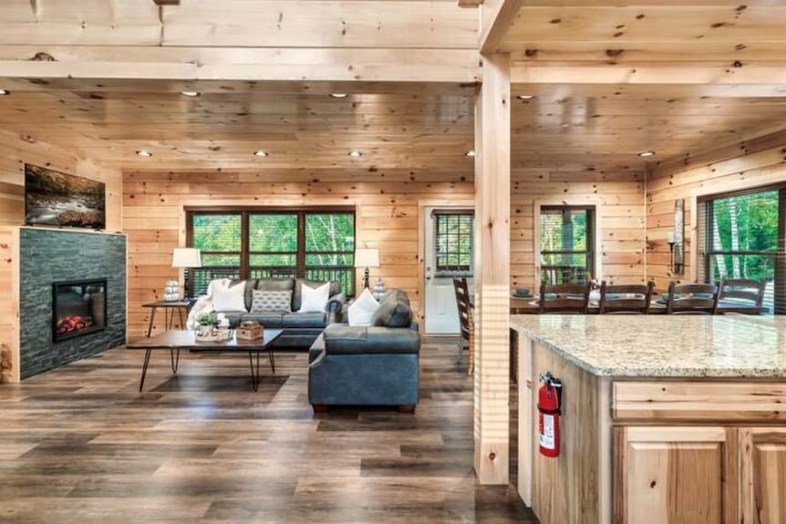 New Build Sept 2023 4 Kings 1q Bunk Hot Tub Game Room Theater - Pigeon Forge, TN