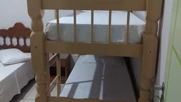 Quarto quádruplo família | Wi-Fi de cortesia, roupa de cama