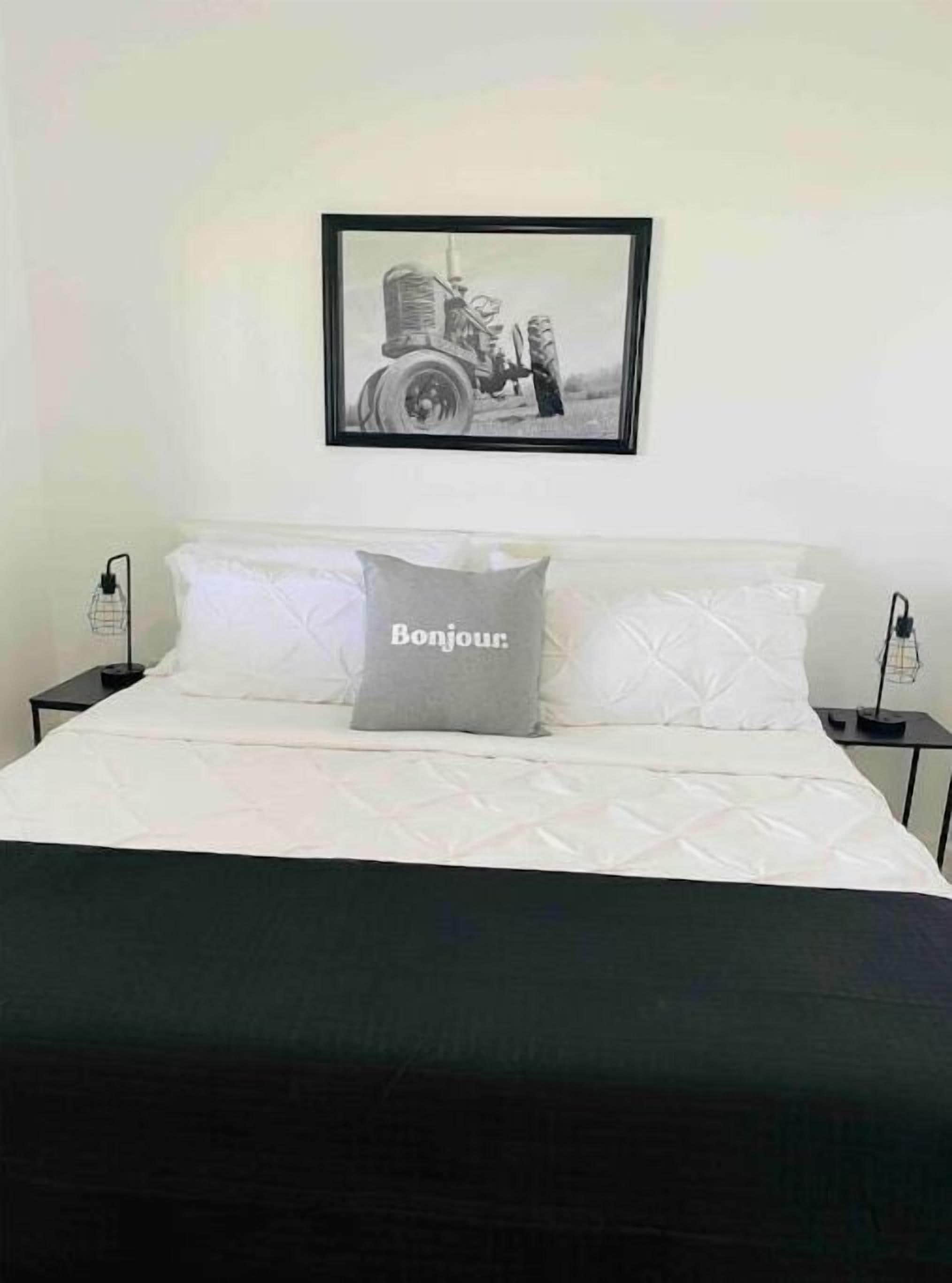 The County Stay - Bloomfield - Prince Edward County