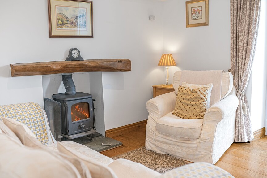 Sun Cottage, Coniston - 3 Bedroom Cottage With Garden, Balcony And Stunning Lake Views - Coniston
