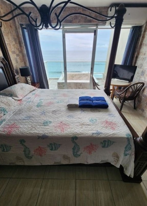 Oceanview Room At Hotel Colombus - Aguadilla