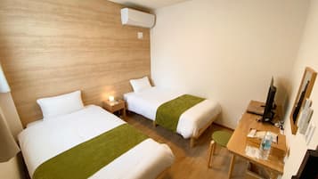 Quarto duplo básico | Cortinas blackout, Wi-Fi de cortesia, roupa de cama
