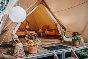 Barraca design, vista para o campo de golfe | Roupa de cama