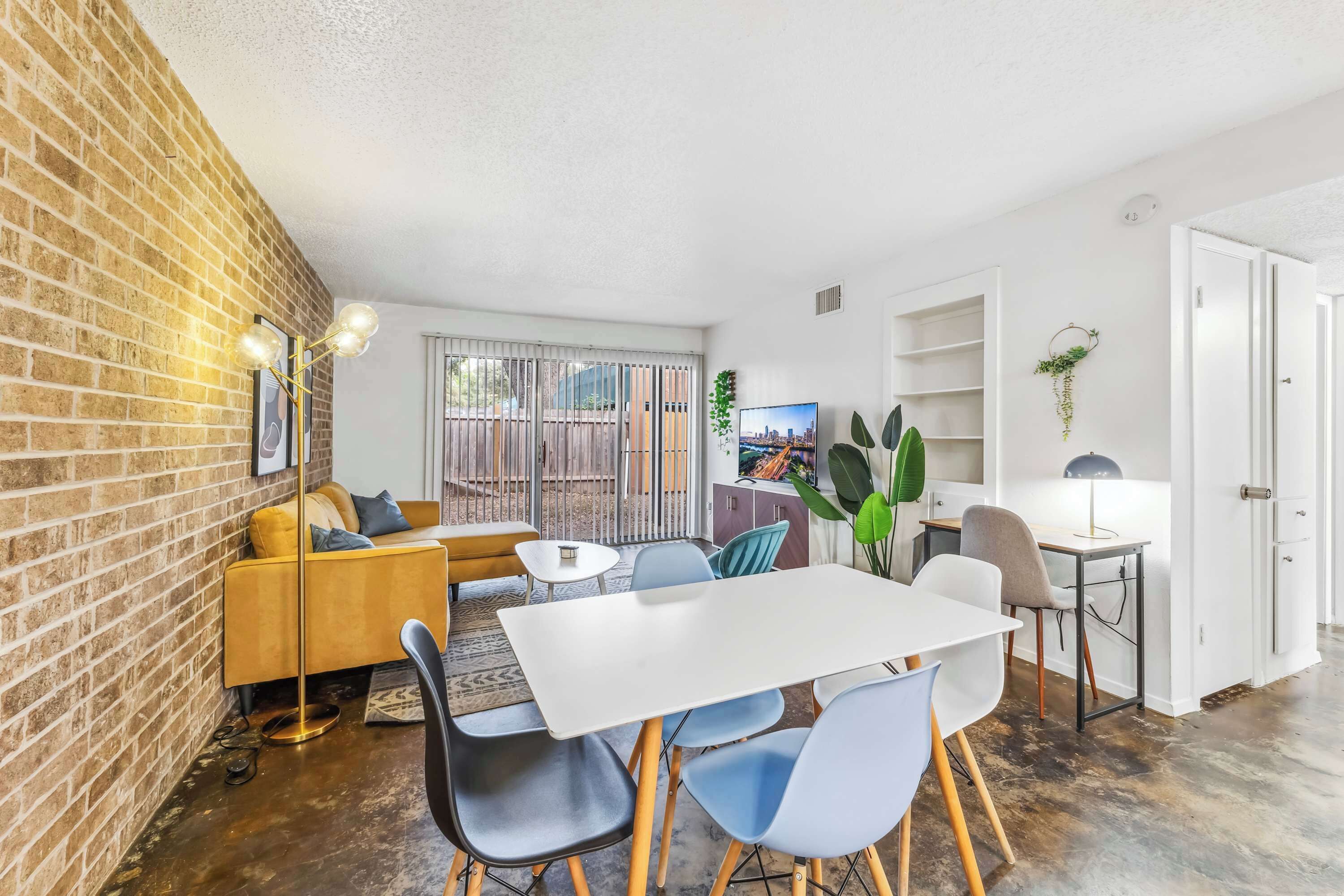 Prime Soco Chic 2br King Suite W/ Pool, Parking - Bouldin Creek - Austin