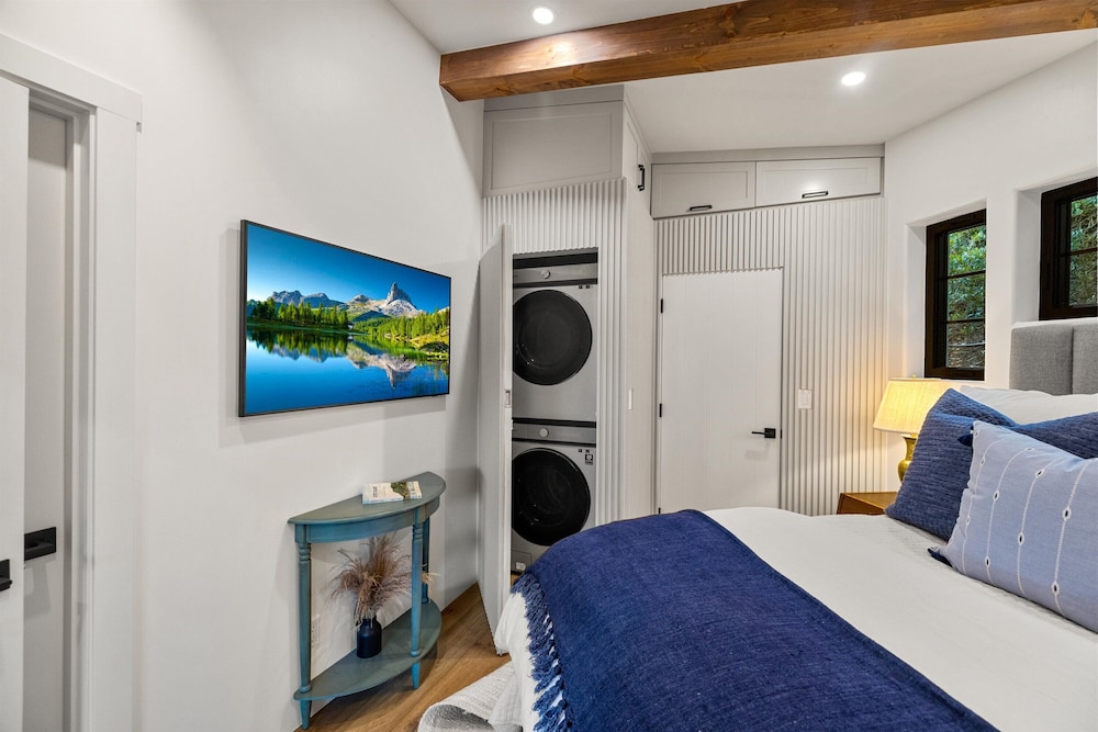 Montecito Treehouse-a Unique Property With Beautiful Ocean Views! - Montecito, CA
