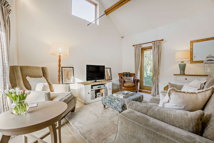 Two Bedroom Barn Conversion In The Cotswolds - The Byres - 튜크스베리